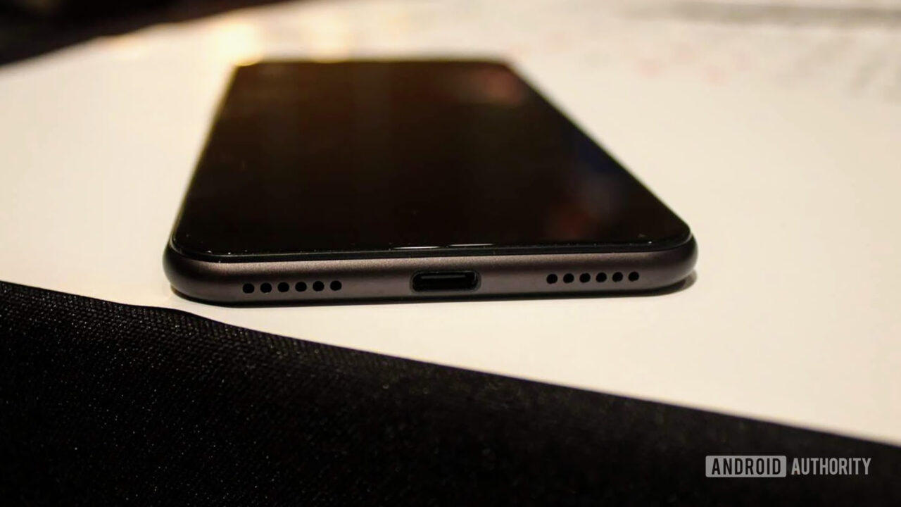 This crowdfunded phone offers four year warranty, flat repair rates