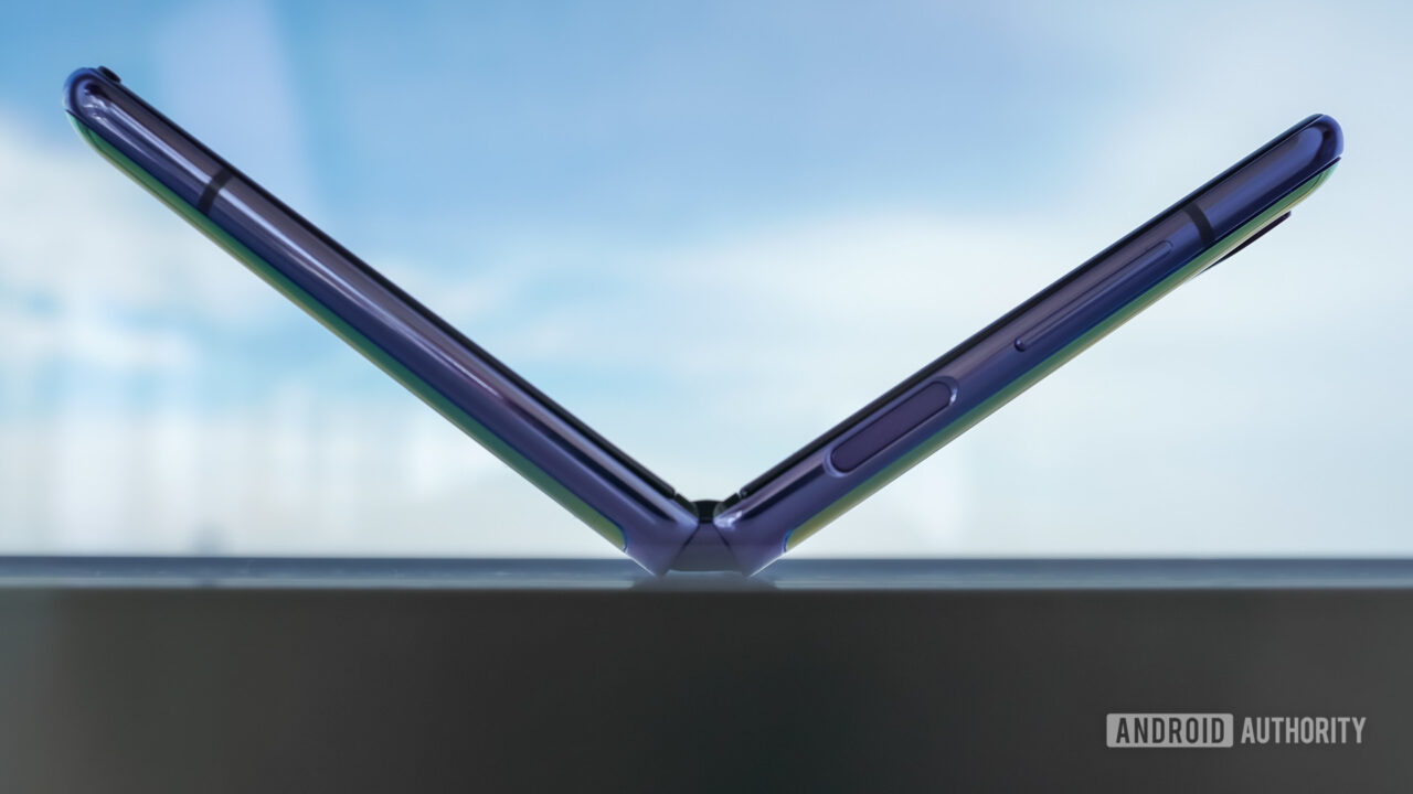 24 hours with the Galaxy Z Flip: Surprised by how much I like it ...