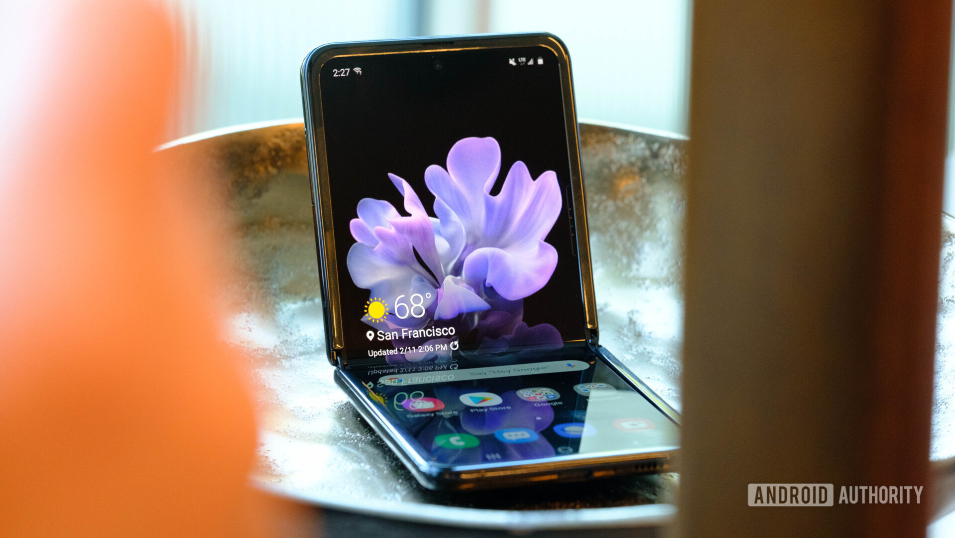 Samsung says it can design foldable phones that fold even more
