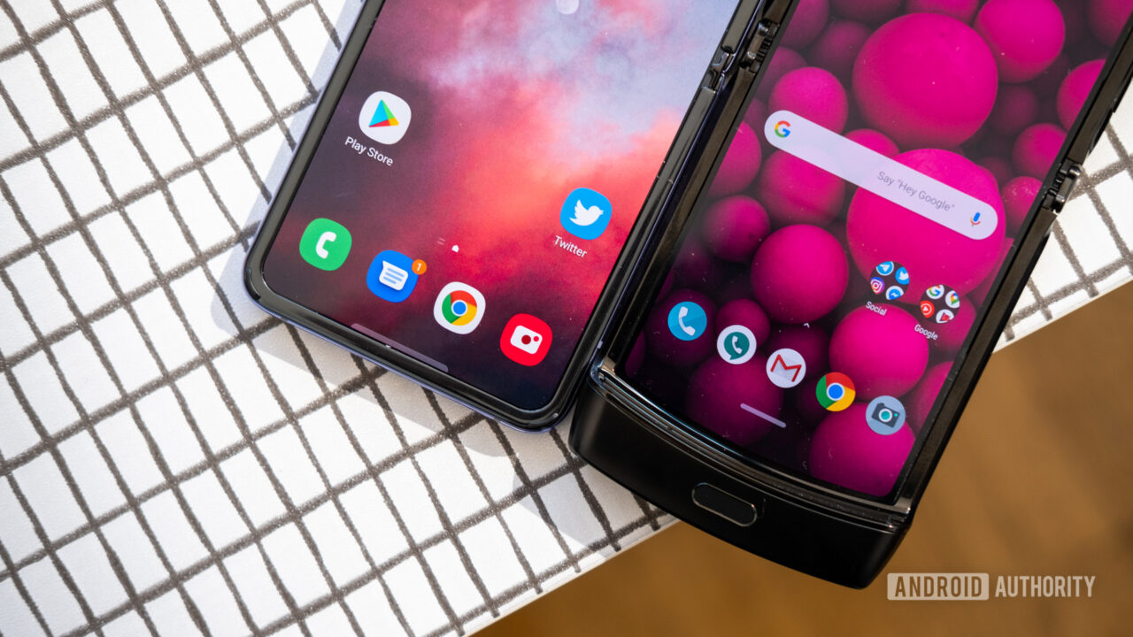 Samsung Galaxy Z Flip vs Motorola Razr: An easy choice - Android Authority