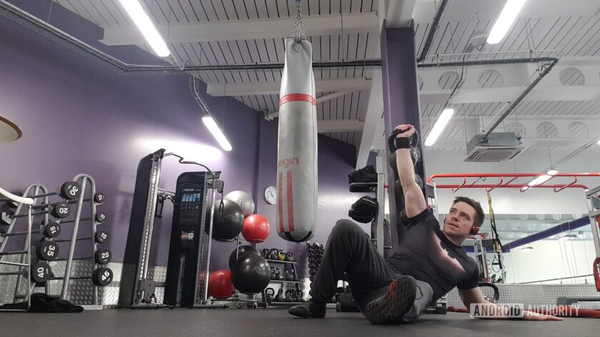 How to have a killer kettlebell workout at home - Android Authority