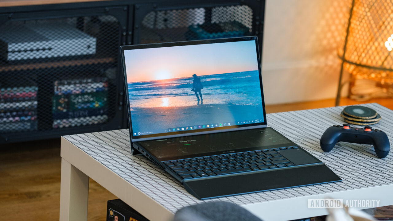 I've been using a dual-screen laptop for months, and I don't want to go ...