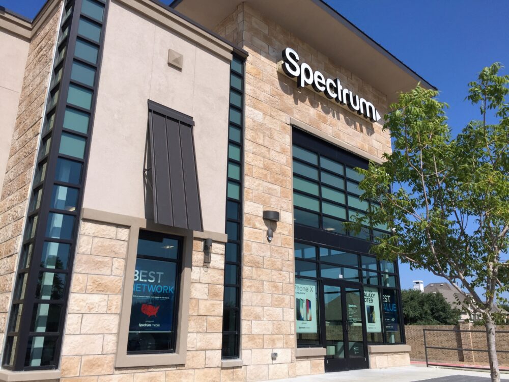 Spectrum lowers pricing for those who bundle mobile service