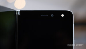 Microsoft Surface Duo unboxing: What do you get for $1,400?