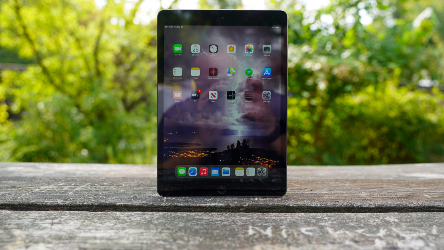 Apple iPad (2020) review: Peerless performance outweighs dated design