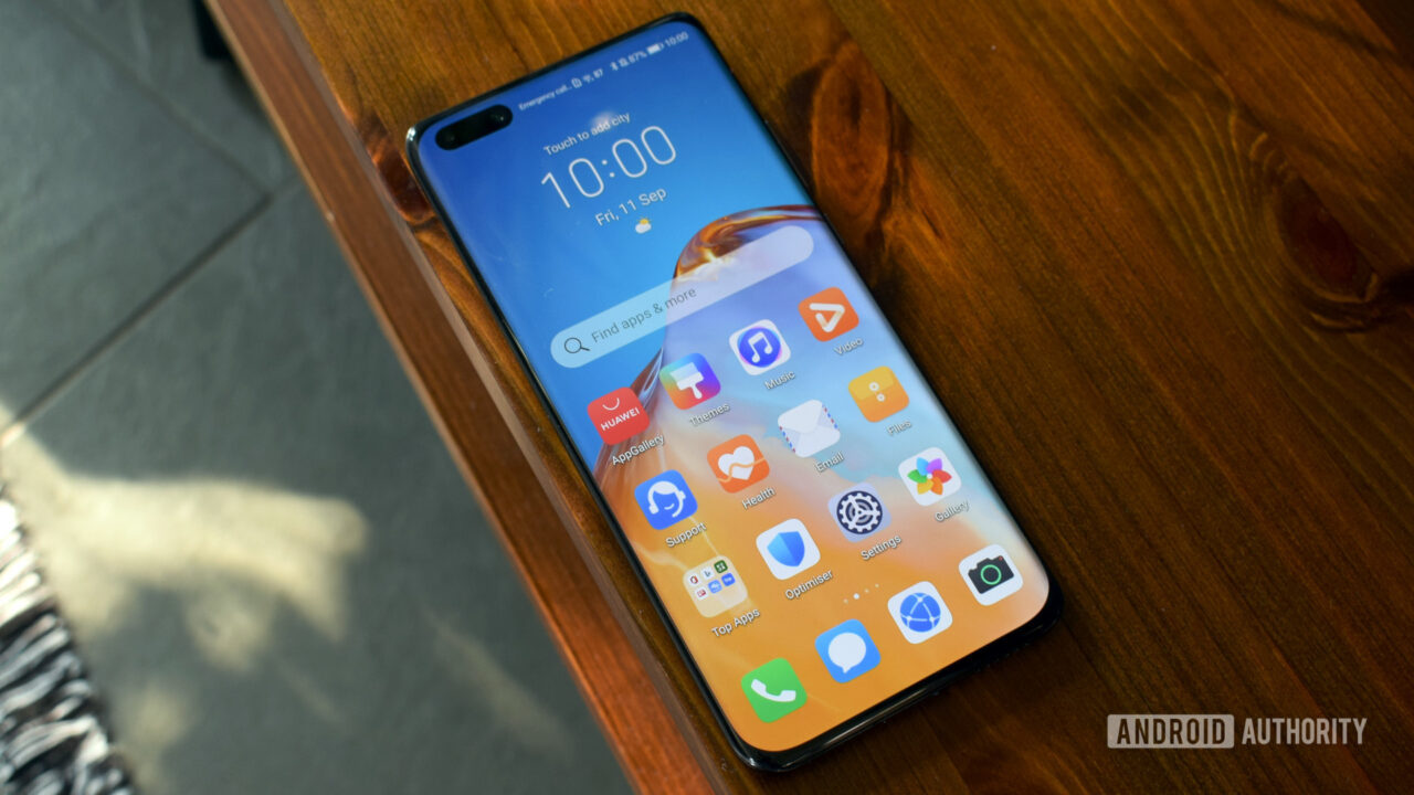 HUAWEI is open to using Qualcomm Snapdragon chipsets in its phones