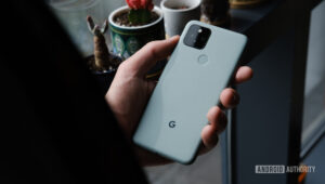 Google Pixel 5 unboxing and hands-on: The premium Pixel for 2020 ...