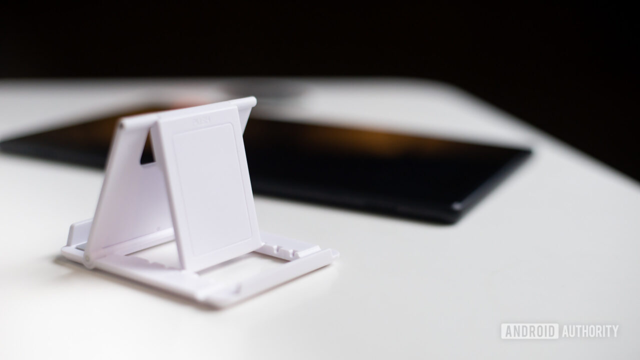 Moko Phone/Tablet Stand review: Amazingly affordable and functional