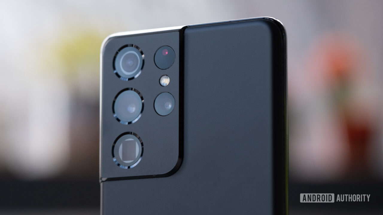 Samsung reportedly working on sensor shift tech for future smartphones