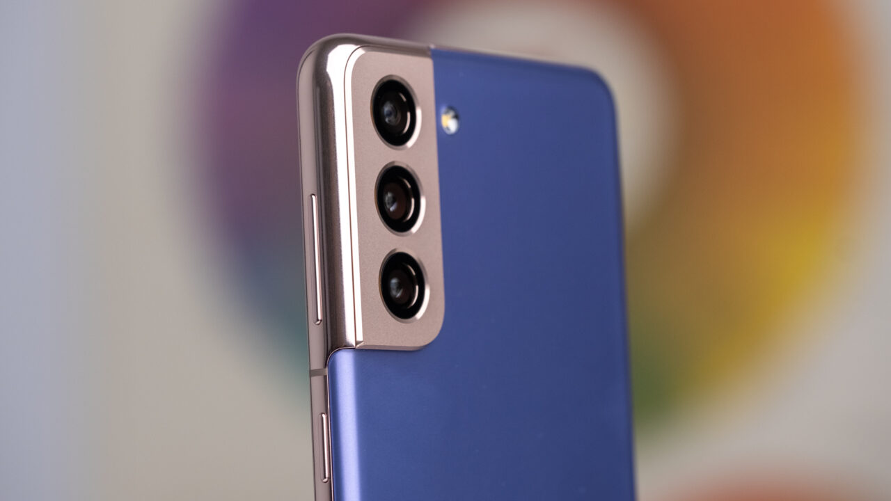 Samsung Galaxy S21 review: Its value is its strength - Android Authority