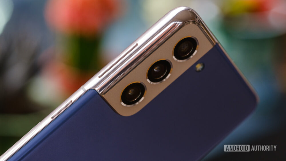 Samsung Galaxy S21 review: Its value is its strength - Android Authority