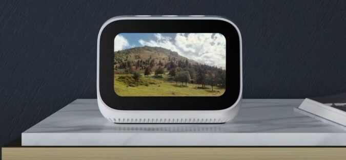 The Xiaomi Mi Smart Clock includes a touchscreen with video support