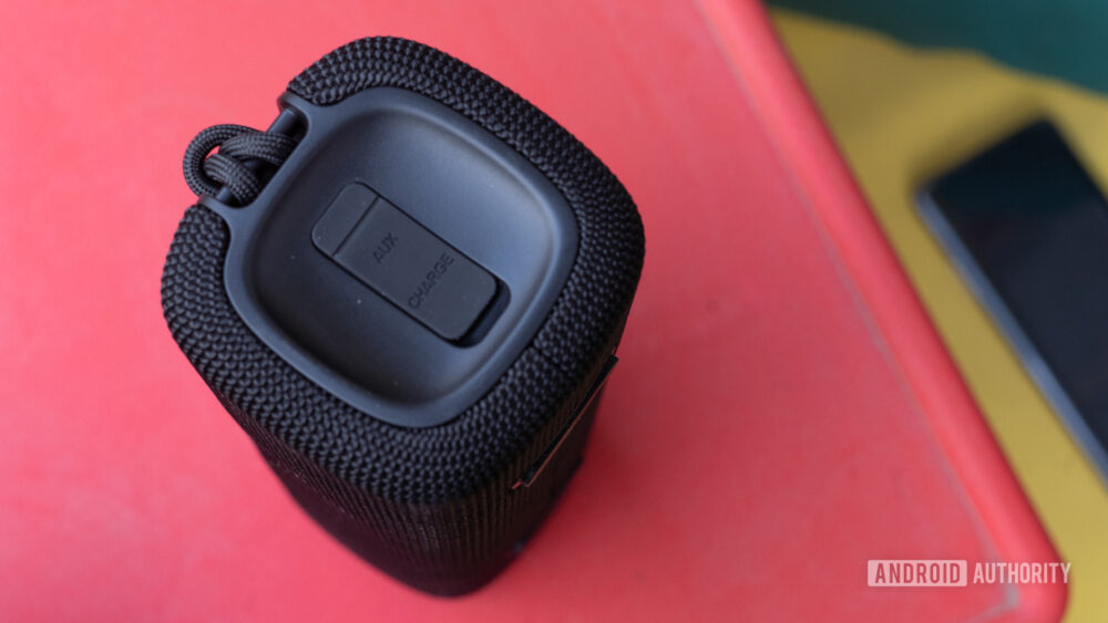 Xiaomi Mi Portable Bluetooth Speaker review: Boom for your buck
