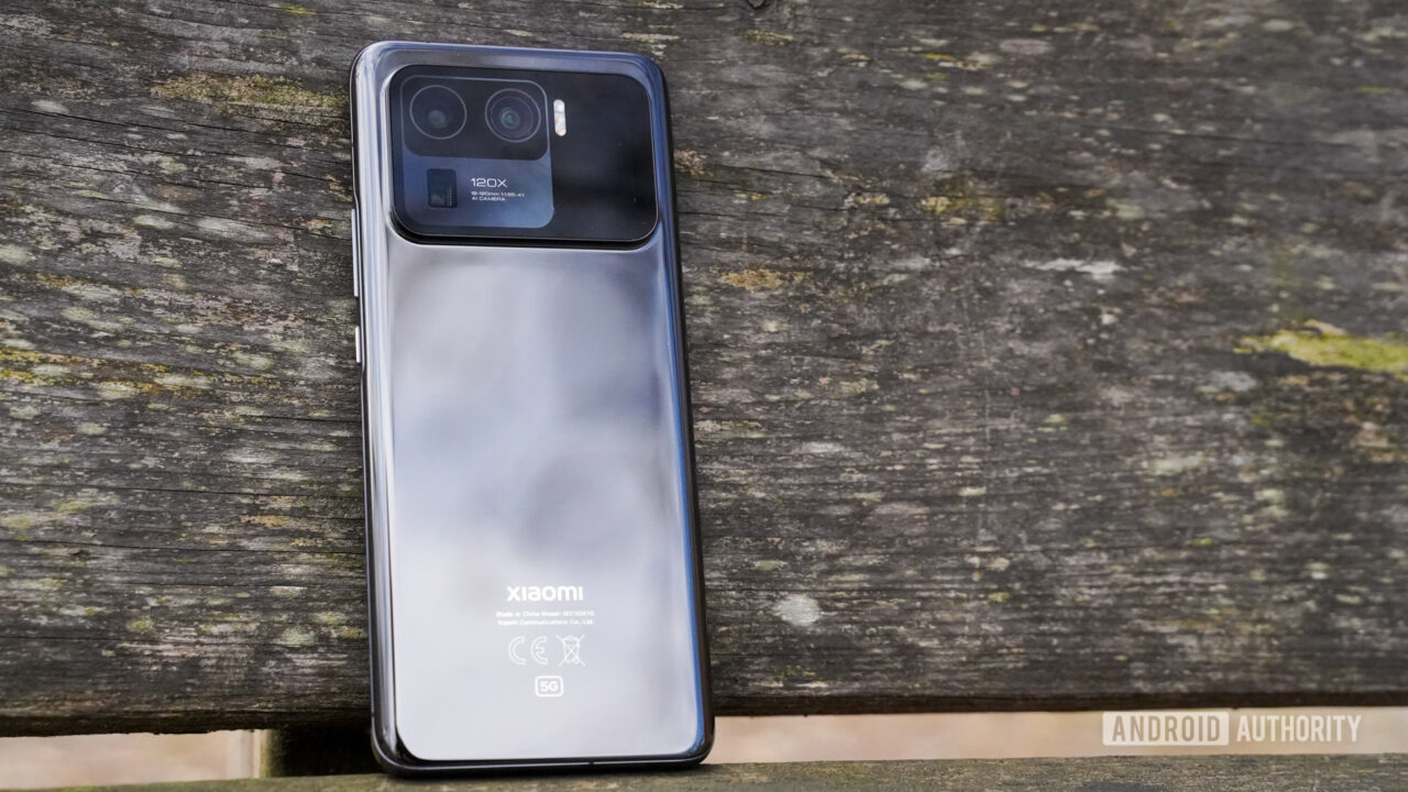 Xiaomi Mi 11 Ultra review: More gimmick than gimme