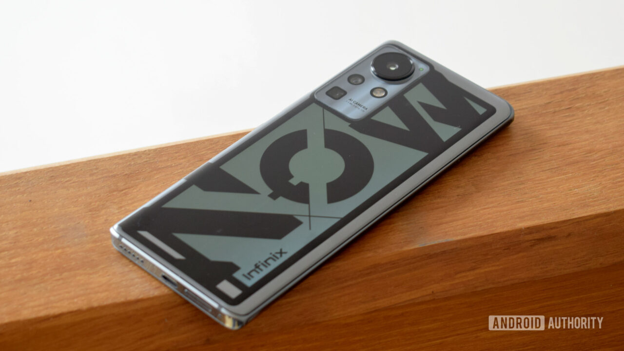 Check out this 160W color changing phone that you can’t buy