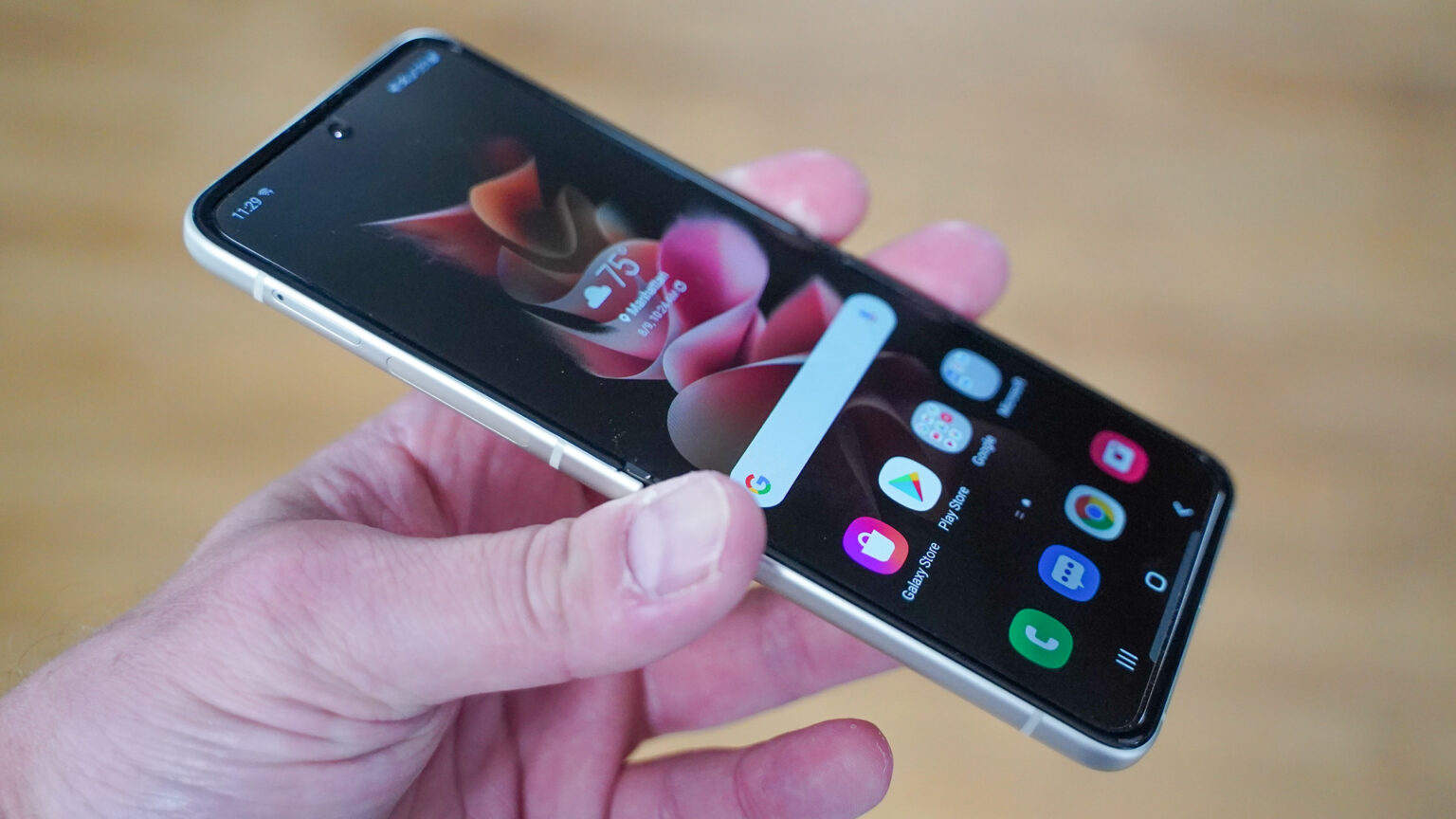 Samsung Galaxy Z Flip 3 problems and how to fix them - Android Authority