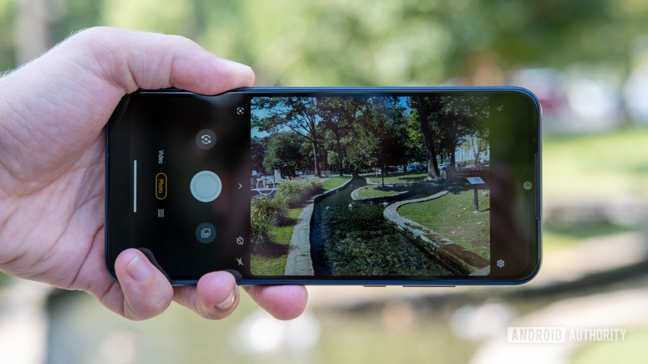 Motorola Moto G Play (2021) review: Near-stock Android at a low price