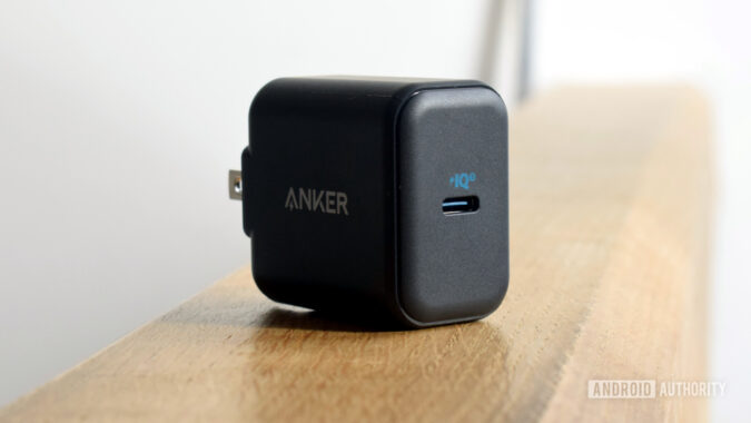 The best Samsung Galaxy S22 chargers (2022) - Android Authority