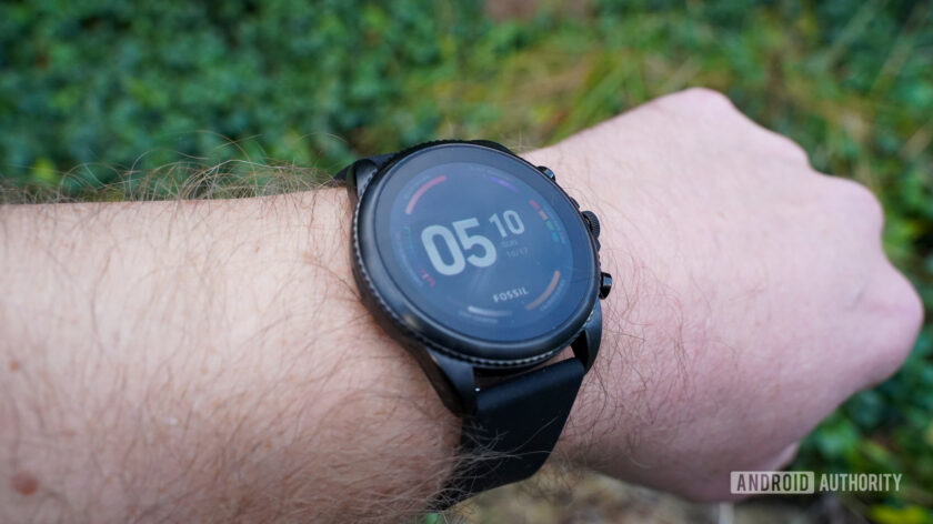 Fossil Gen 6 review: Fighting with one hand behind its back