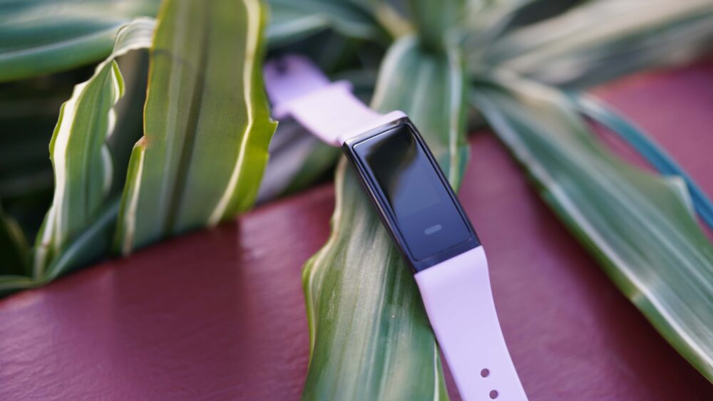 Amazon Halo View review: Costly conundrum - Android Authority