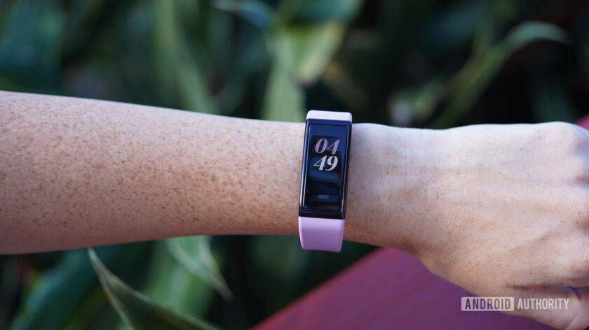 Amazon Halo View review: Costly conundrum - Android Authority