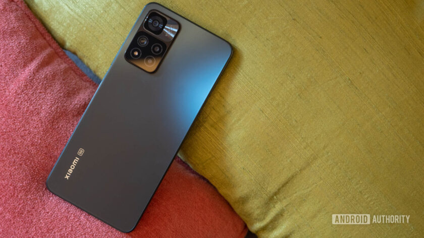 Xiaomi 11i HyperCharge review: 120W charging on the cheap
