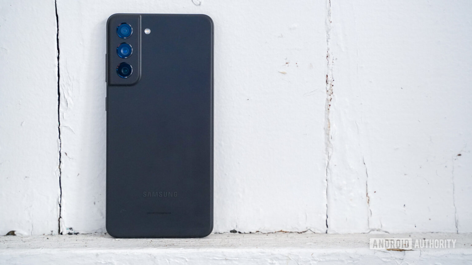Samsung Galaxy S21 FE vs Google Pixel 6: Which should you buy?