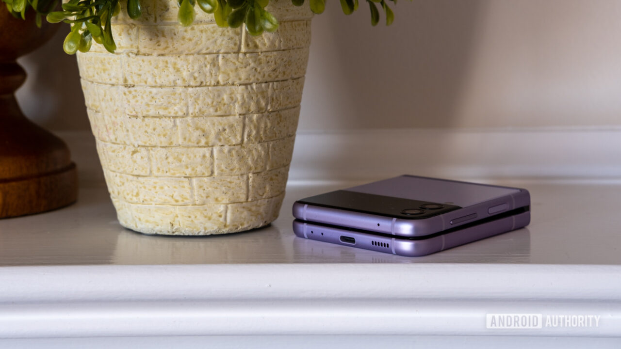 Samsung Galaxy Z Flip 3 problems and how to fix them - Android Authority