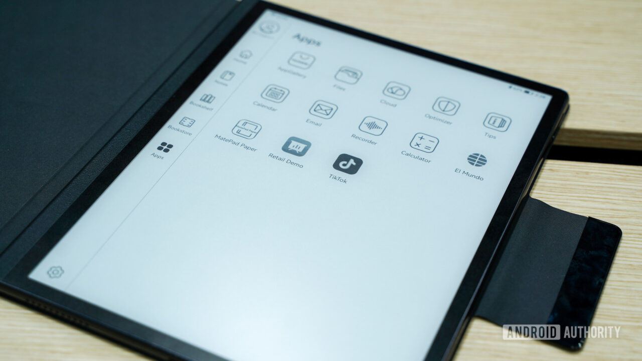 HUAWEI MatePad Paper hands-on: e-ink tablet that takes reading seriously