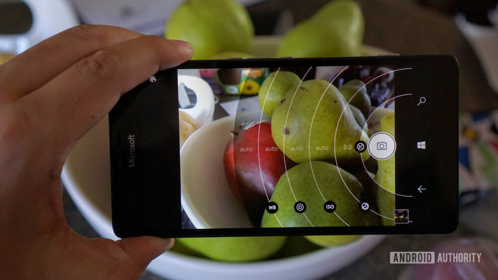 Android's fallen rivals revisited: Windows 10 Mobile - Android Authority