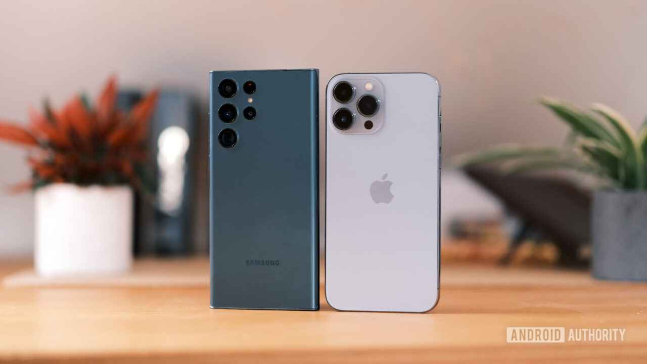 Apple exec hits Samsung again for 'ripping off' iPhone - Android Authority