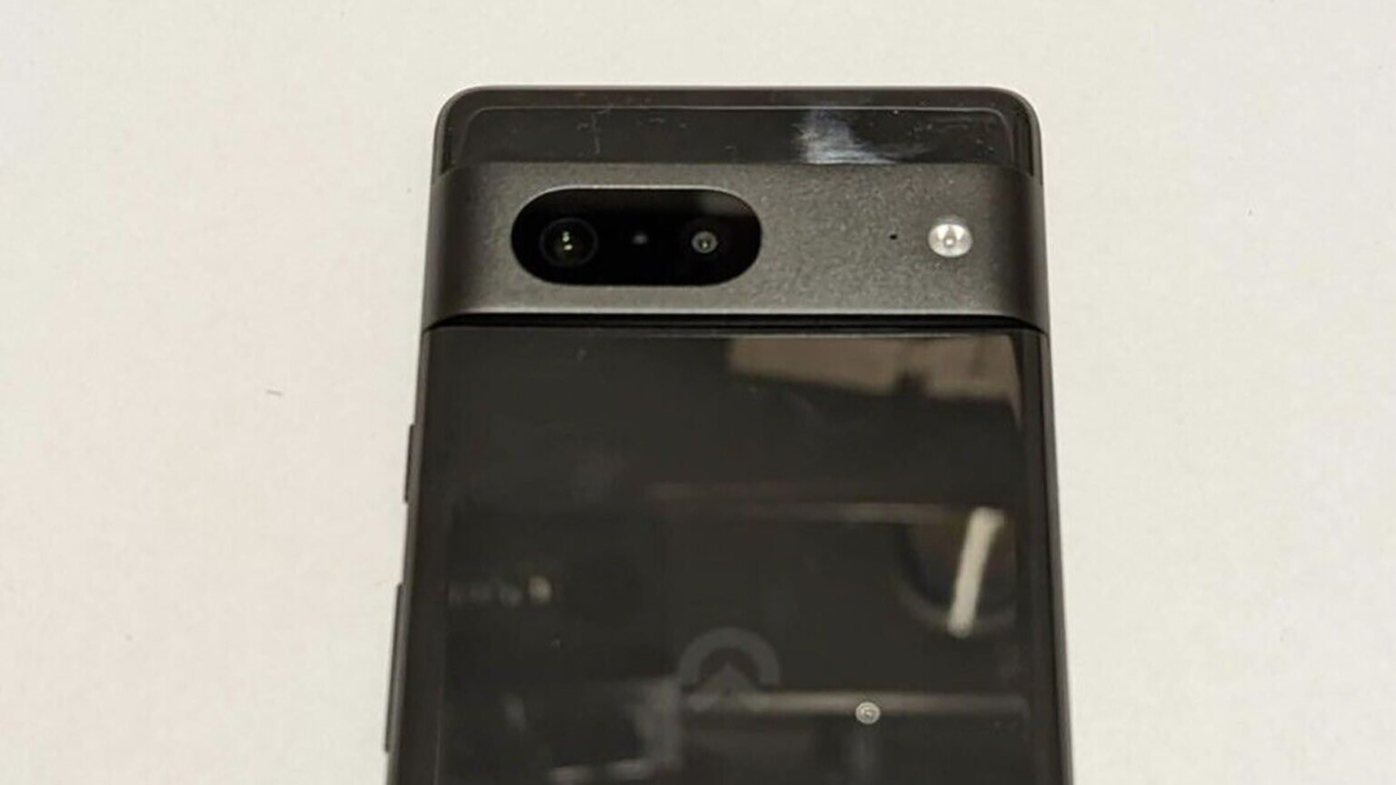 A Google Pixel 7 prototype dropped by eBay - Android Authority