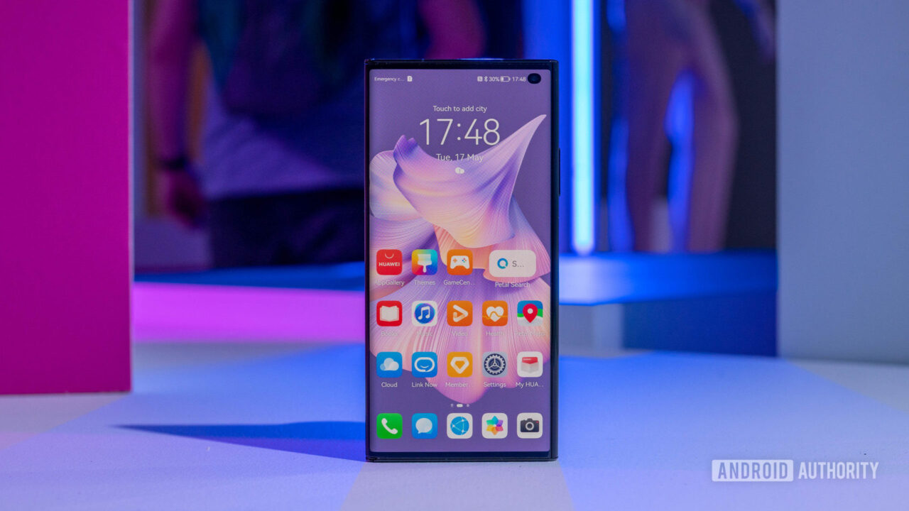 HUAWEI Mate XS 2 launched globally: Bucking the foldable trend (Updated)