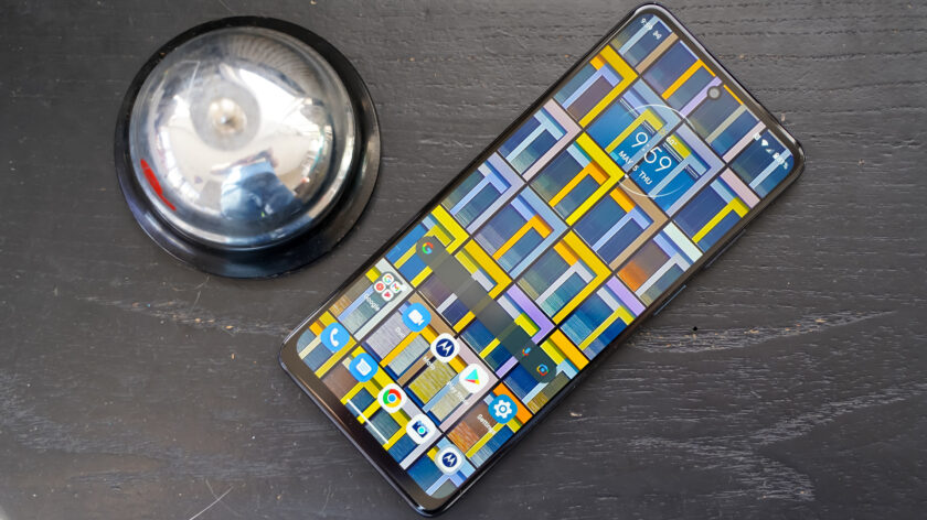 Cricket Wireless vs Tello: Which carrier is better for you?