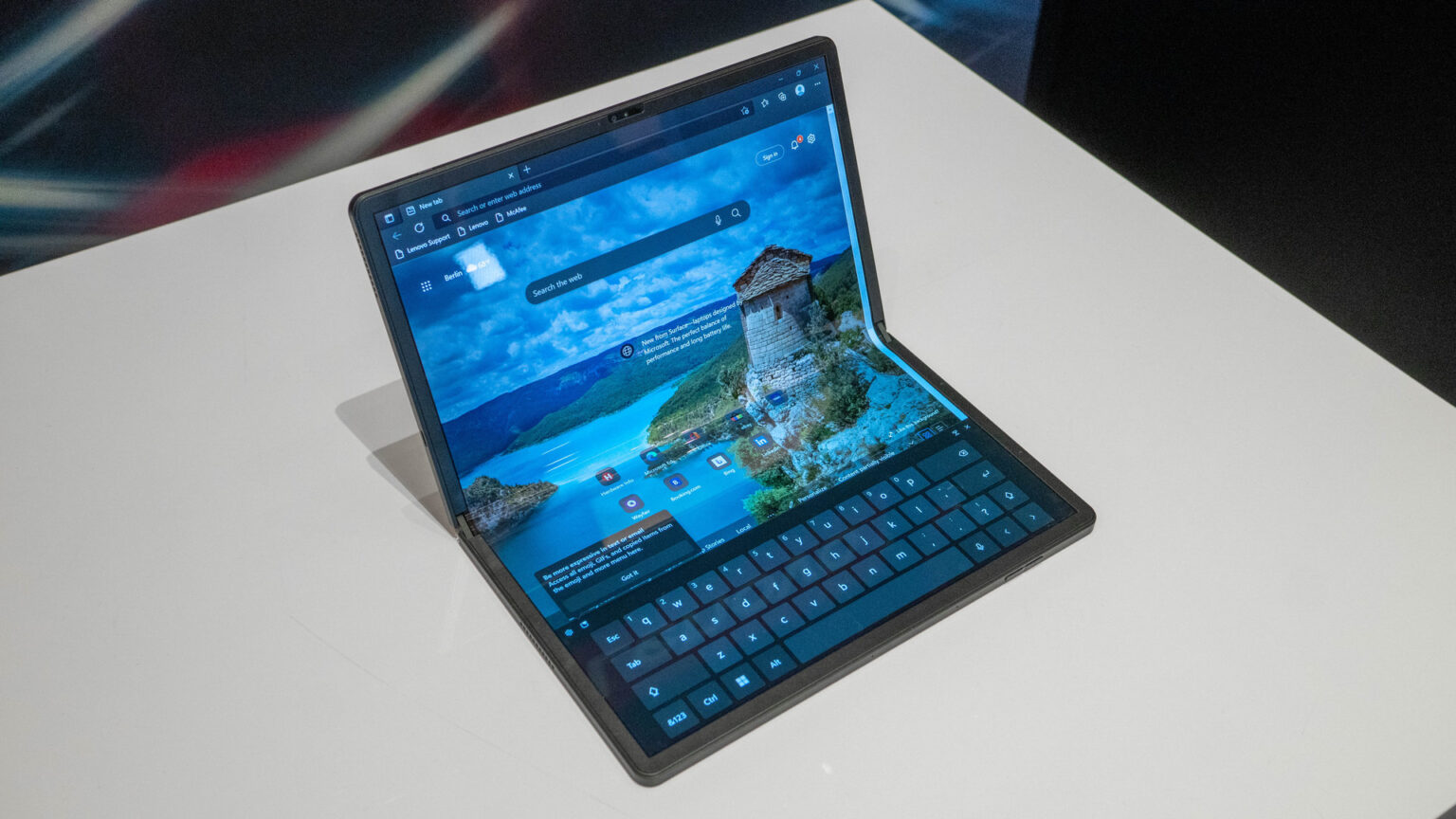 Lenovo X1 Fold (2022) hands-on: The foldable laptop with flex