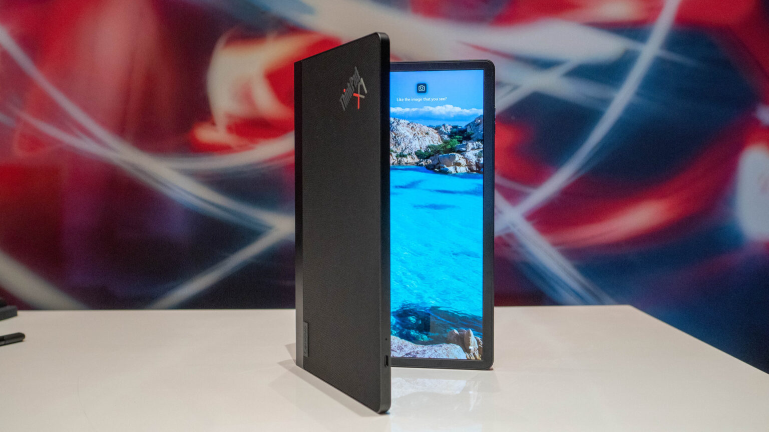 Lenovo X1 Fold (2022) hands-on: The foldable laptop with flex