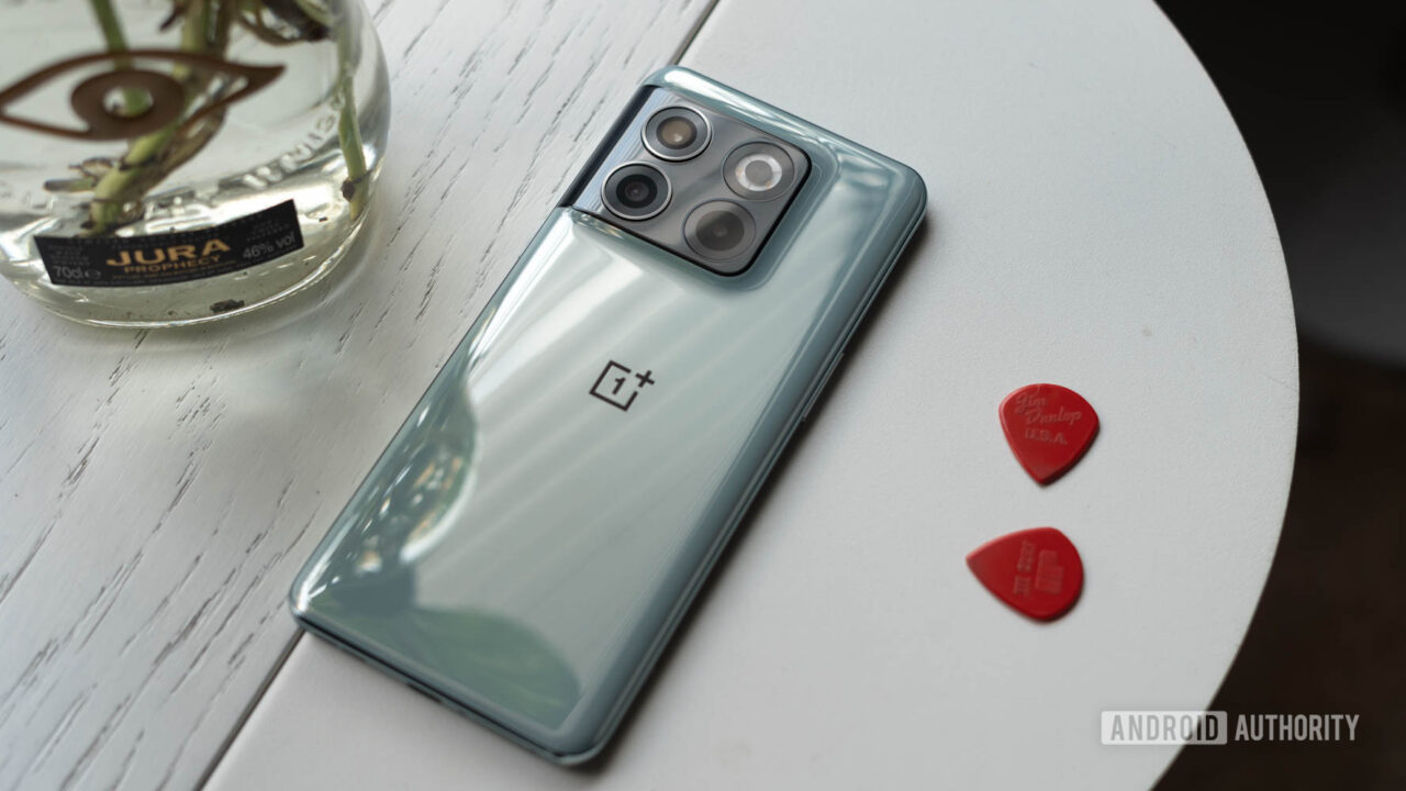 If the OnePlus 12T is coming, it'll look like this - Android Authority