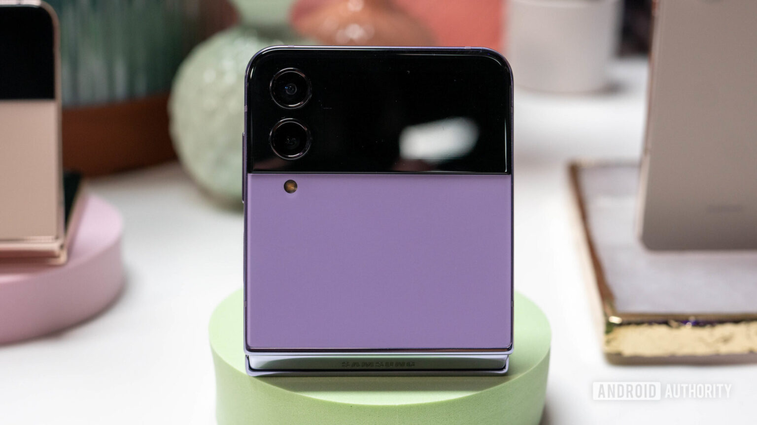 Samsung Galaxy Z Flip 4 hands-on: The most popular foldable returns