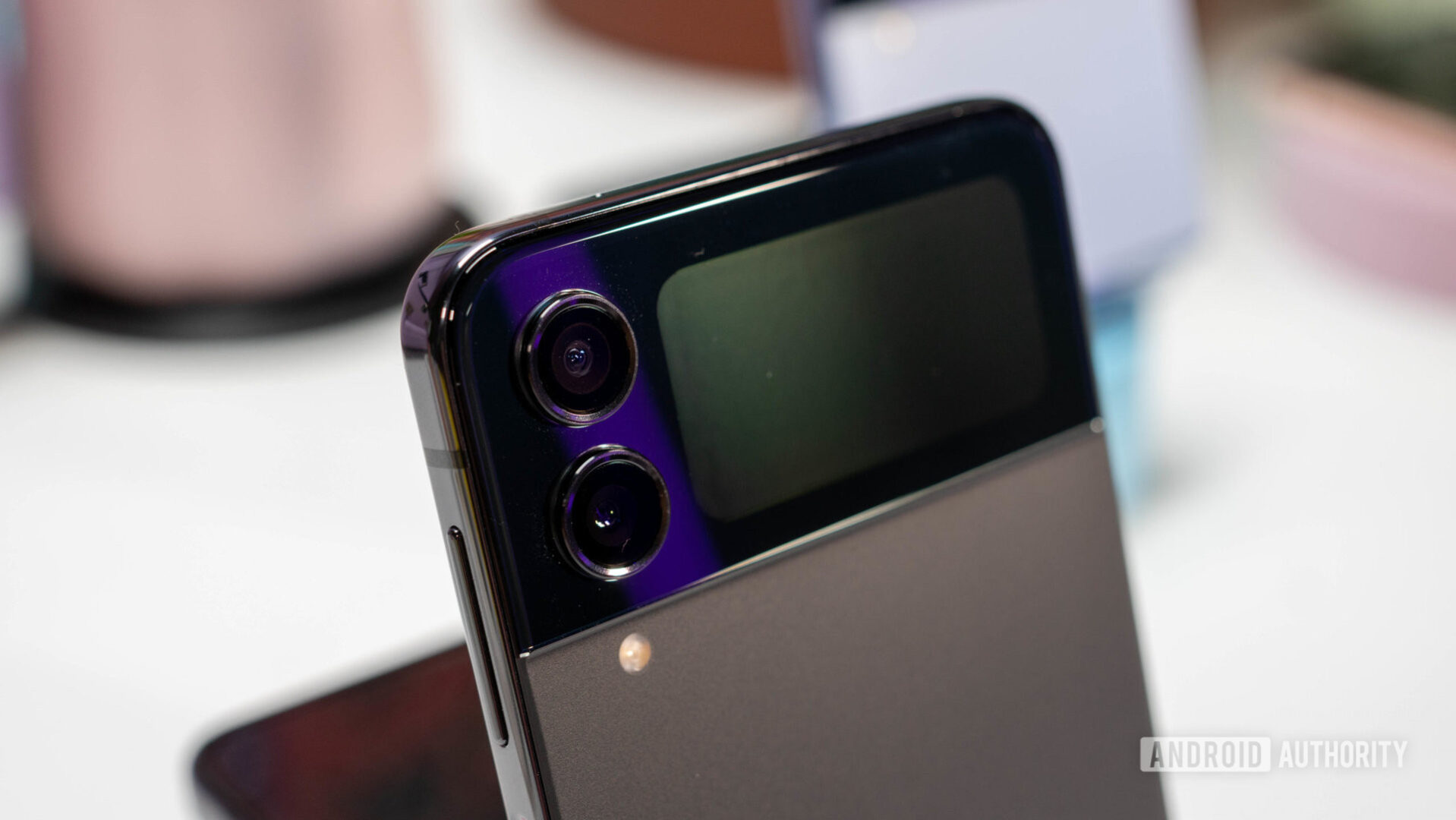 Samsung Galaxy Z Flip 4 hands-on: The most popular foldable returns