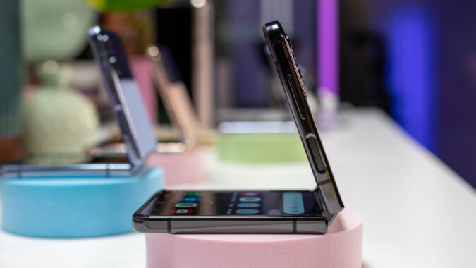 Samsung Galaxy Z Flip 4 hands-on: The most popular foldable returns