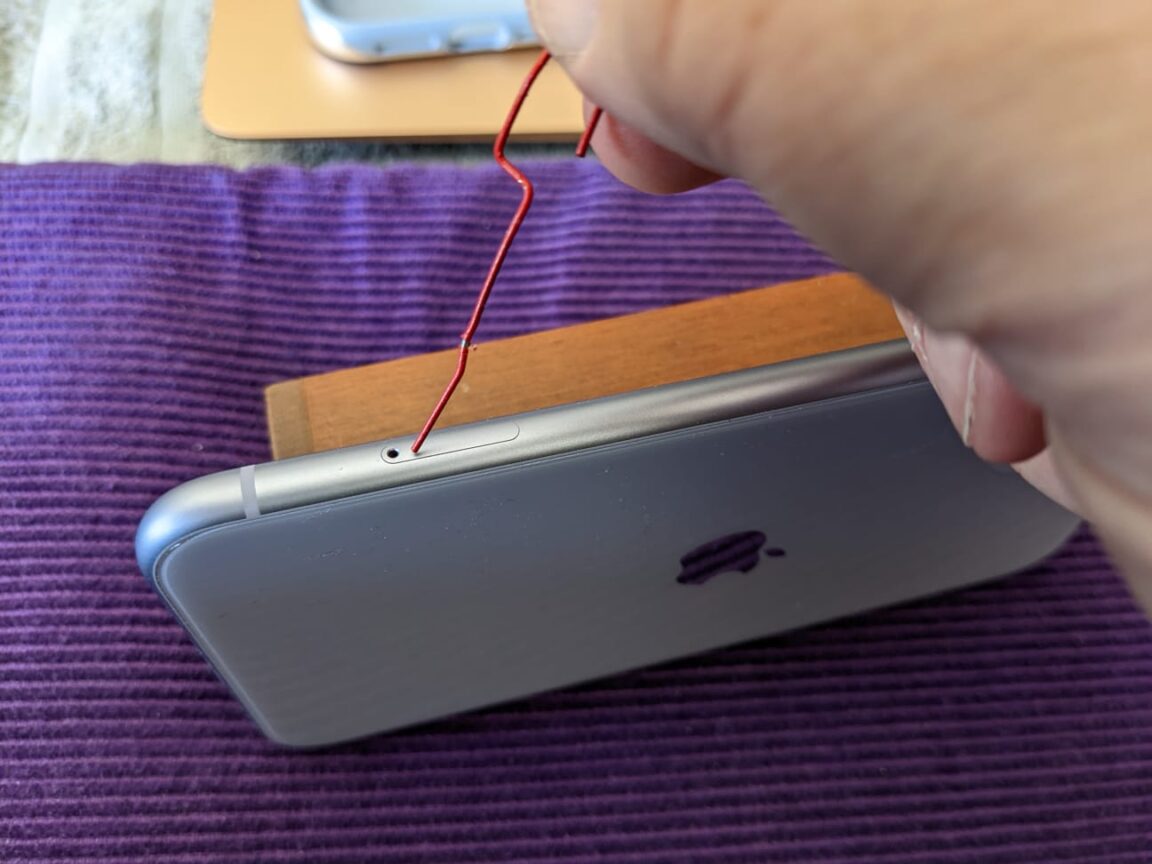 No SIM available or invalid SIM on your iPhone? Here's how to fix it.