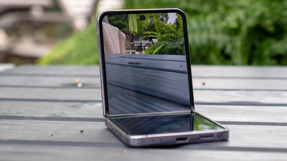Samsung Galaxy Z Flip 4 review: Happy as a clamshell - Android Authority