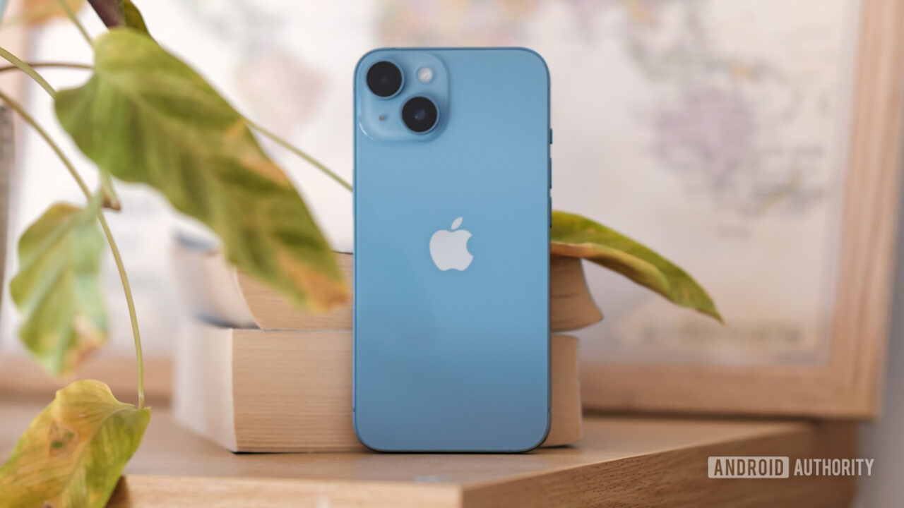 The best iPhone 14 alternatives for 2024 - Android Authority