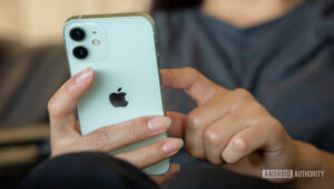 Only one AirPod working? Here's how to fix it - Android Authority