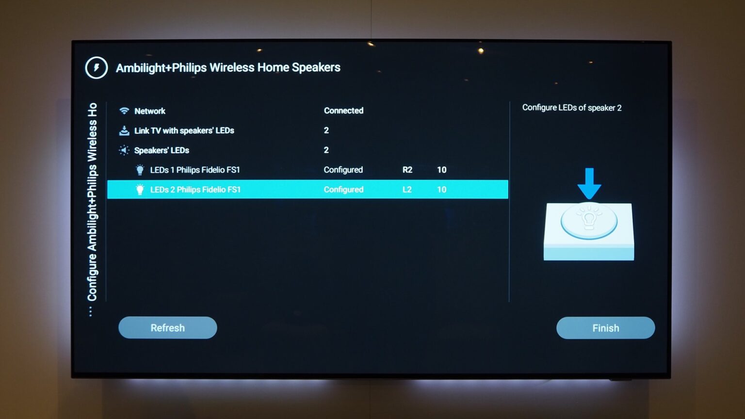 Philips Fidelio FS1: A bookshelf speaker with integrated ambient light