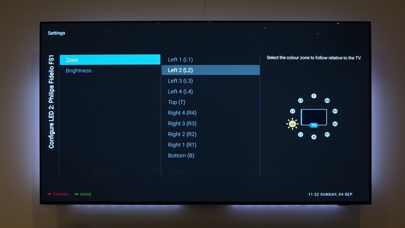 Philips Fidelio FS1: A bookshelf speaker with integrated ambient light