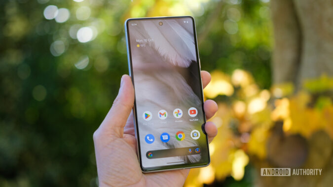 Does the Google Pixel 7 have a headphone jack? - Android Authority