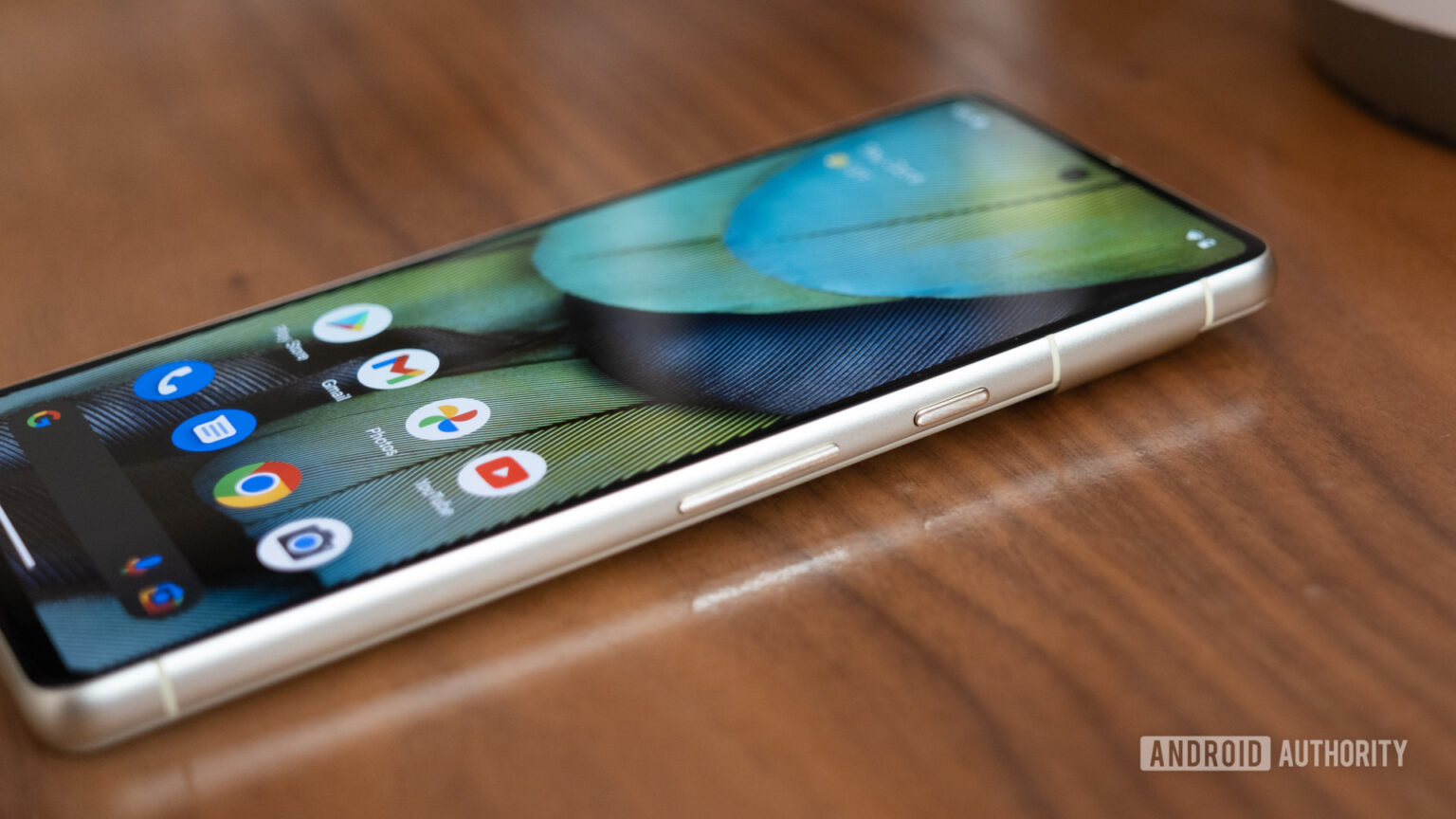 How to turn off the Google Pixel 7 and Pixel 7 Pro - Android Authority