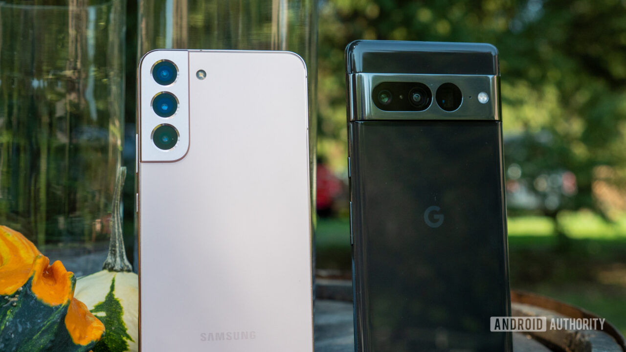 Google Pixel 7 Pro vs Samsung Galaxy S22 Plus: Which should you buy?