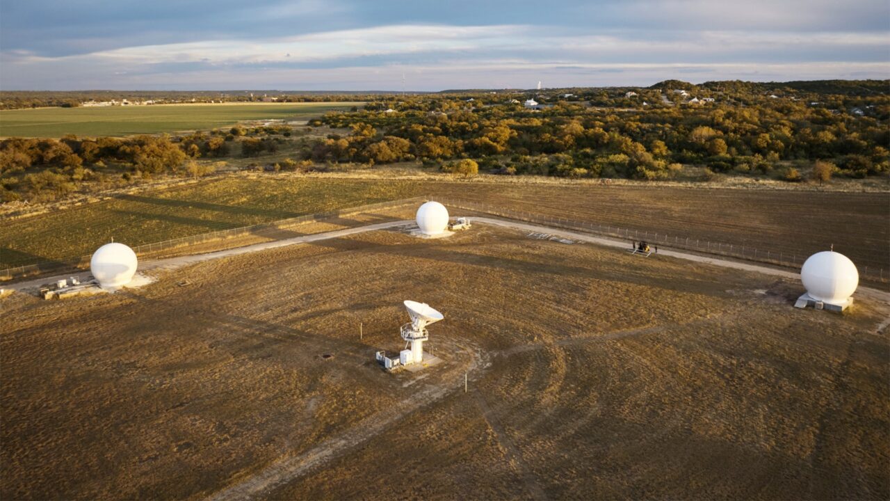 What is satellite connectivity on iPhone and Android? - Android Authority